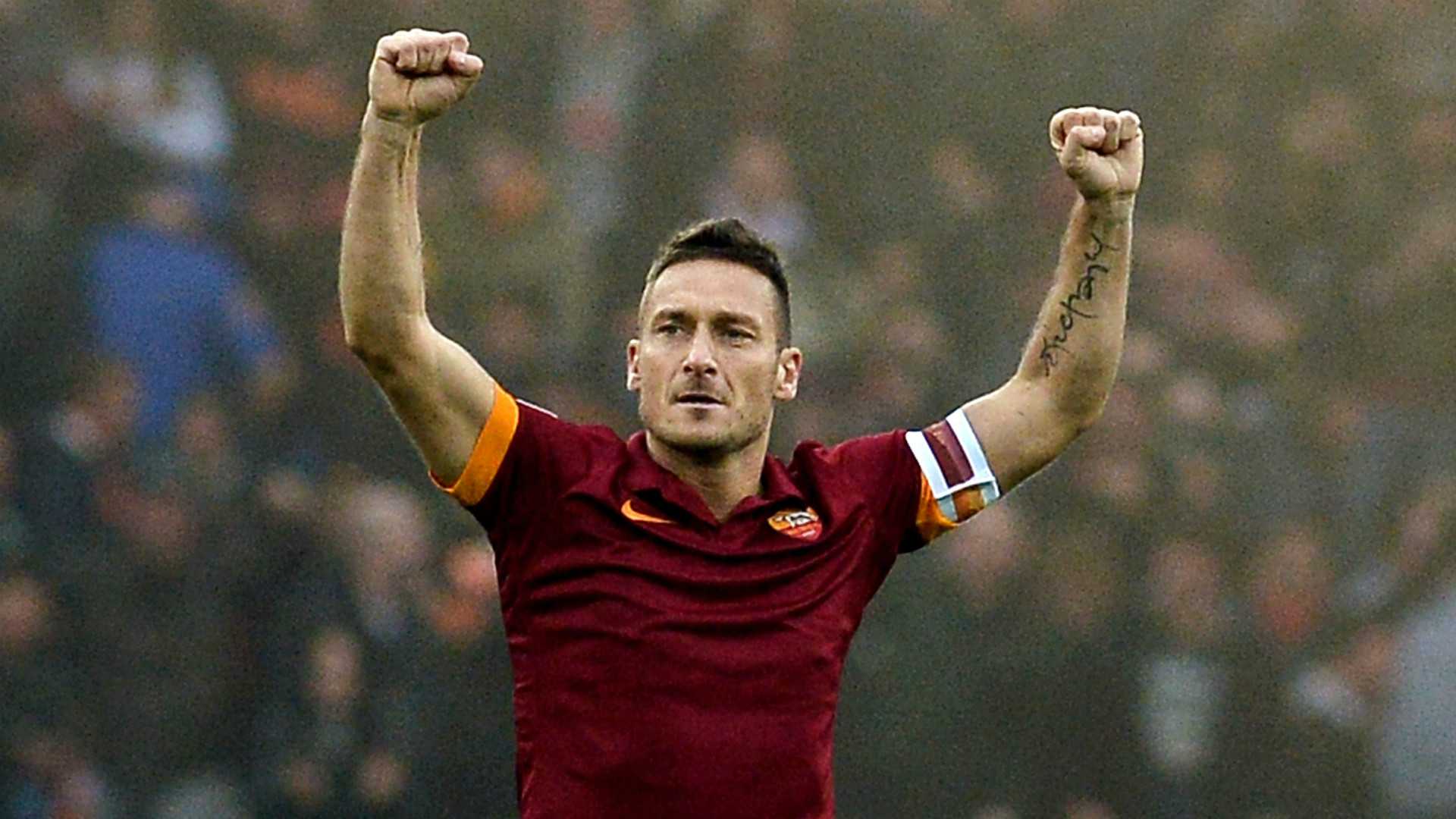 FRANCESCO TOTTI: annuncio a sorpresa "Non è detto che smetta di giocare"